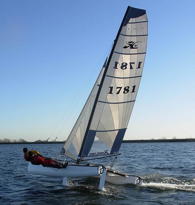 We take a look at the set up of rotating catamaran rigs | The Daily Sail